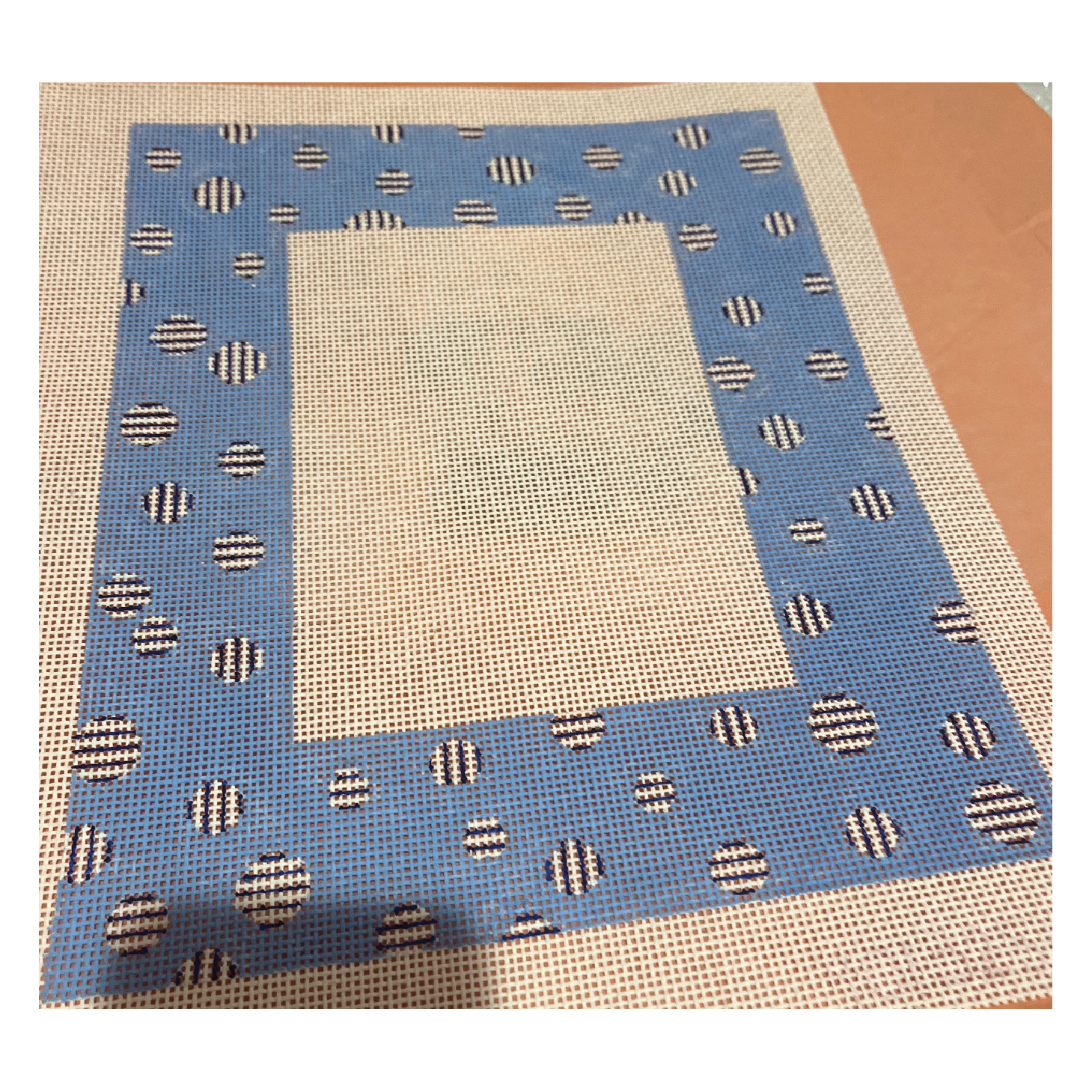 Blue dots frame – Stitchwheel